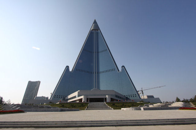 Ryugyong Oteli Seneye Tekrar Açılacak! - Arkitera