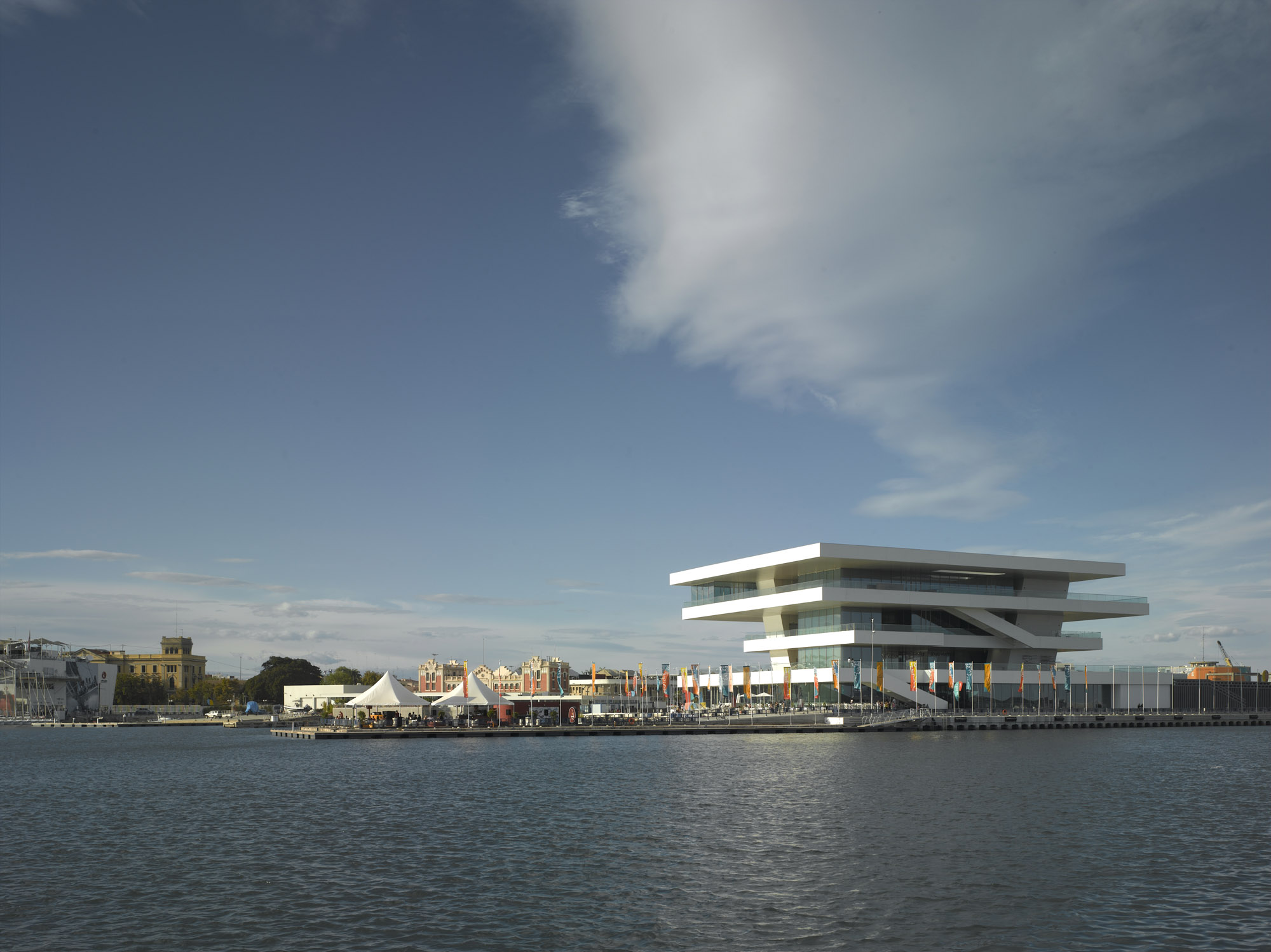 America’s Cup Building - Arkitera