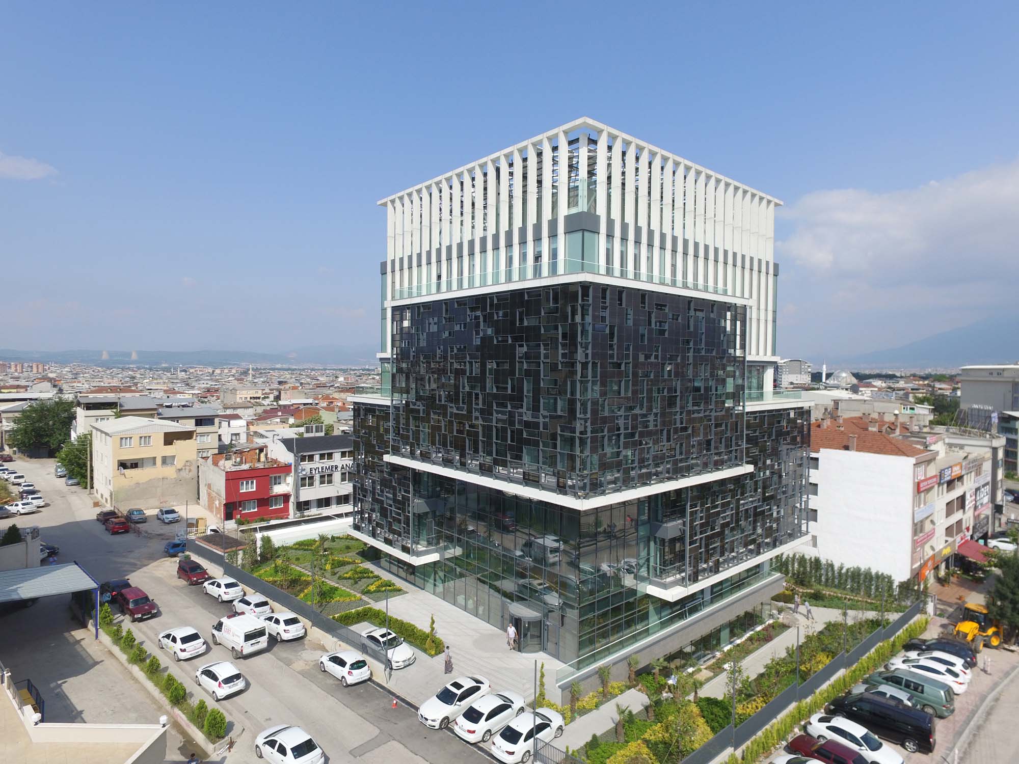 TBMM Mosque (1986-1989) by Behruz and Can Çinici, Ankara, Turkey ...