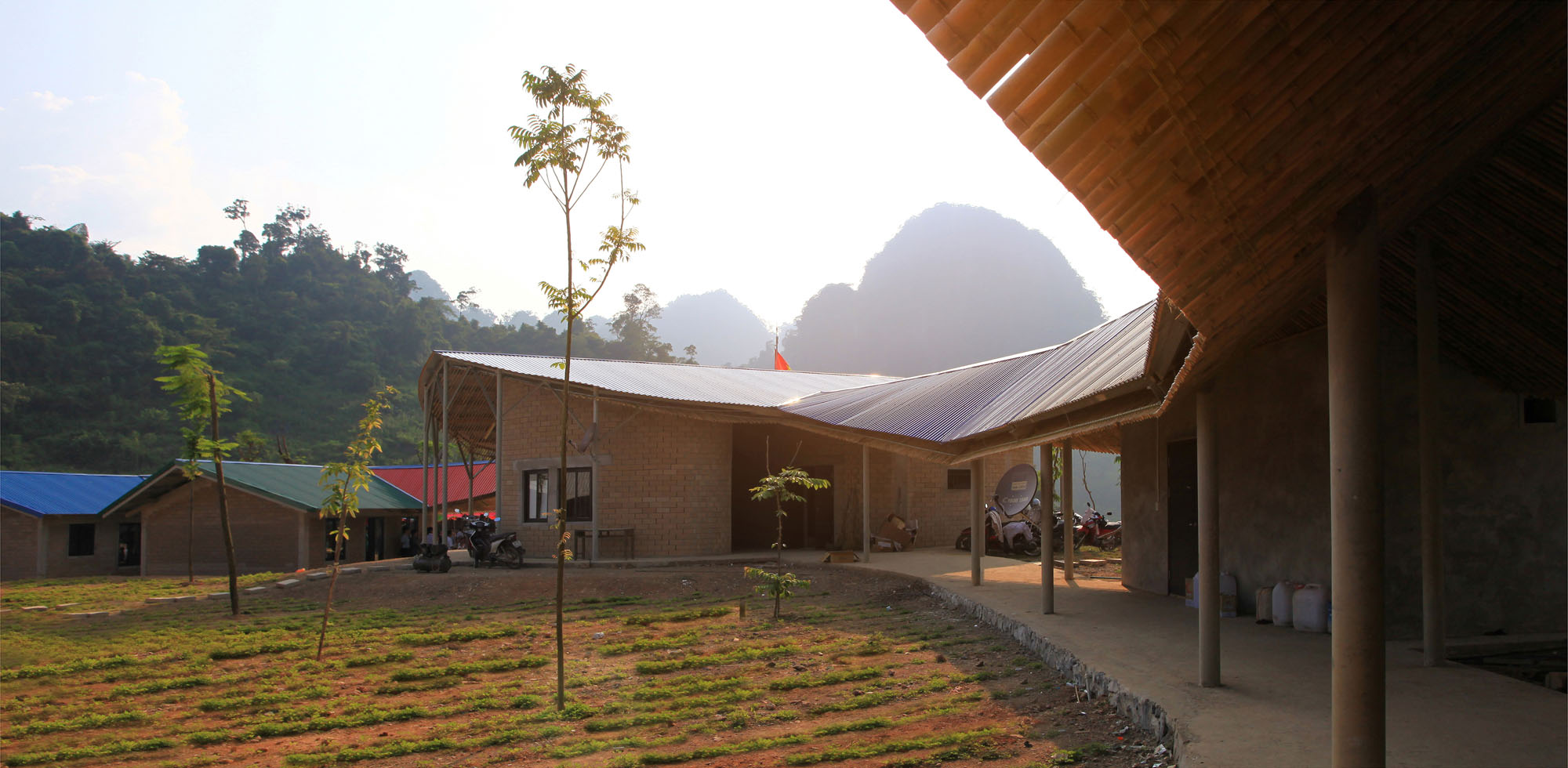 Orman Çiçeği: Lung Luong Köyü İlkokulu - Arkitera