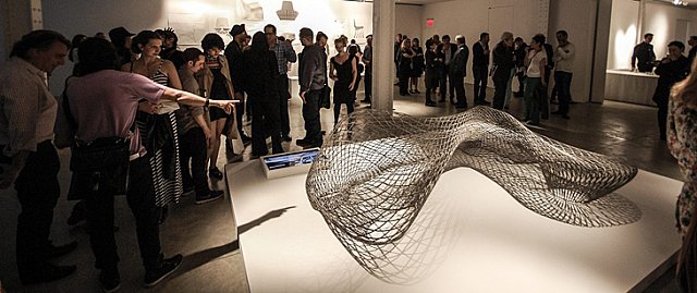 Dragon Bench, 3 Boyutlu Metal Baskı Yöntemlerini Keşfediyor - Arkitera