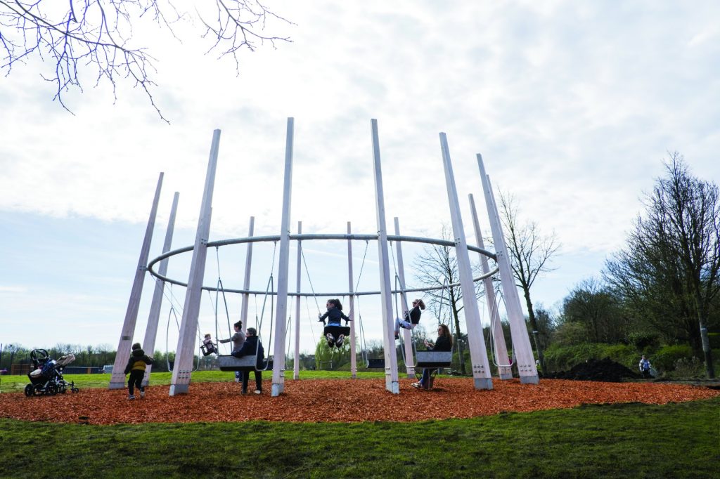 The Ring of Swings - Arkitera