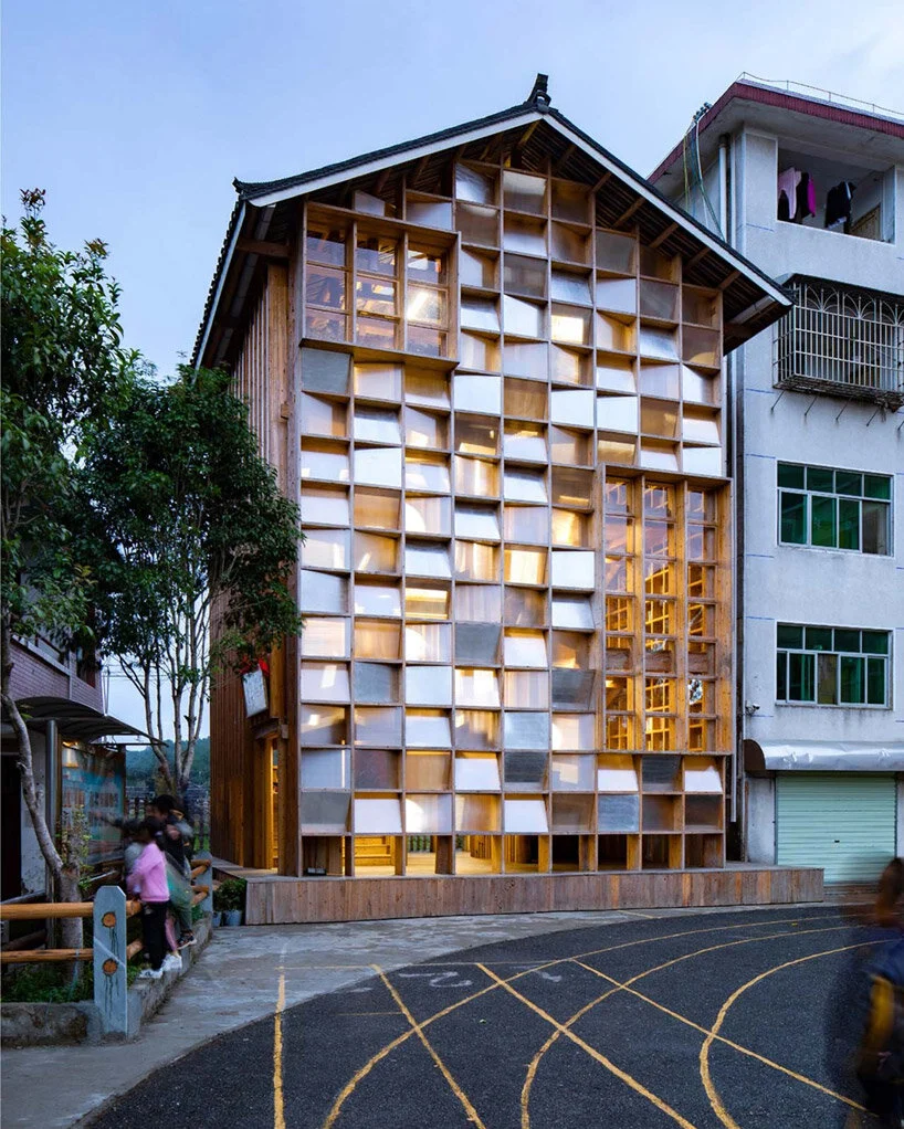 Pingtan Book House - A Traditional Timber House Squeezed with an ...