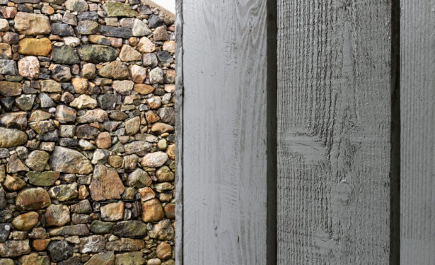 Ahır Kalıntılarından Yükselen Konut: Mannal House - Arkitera