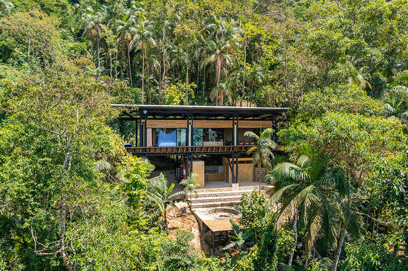 Ana Malzemesi Okaliptüs Ağacı Olan Bir Ev: Casa Agüé - Arkitera