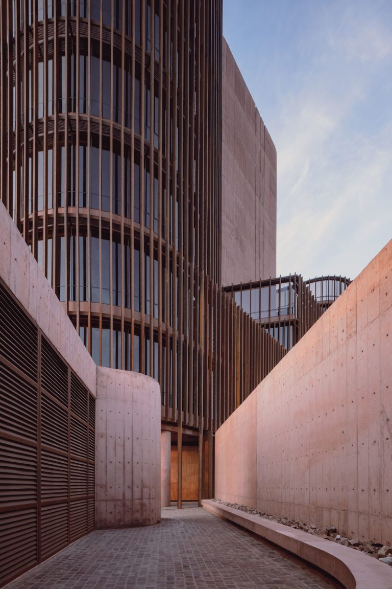 Kurumsal Yapı Klişesini Yıkan Proje: Avancer Tower - Arkitera