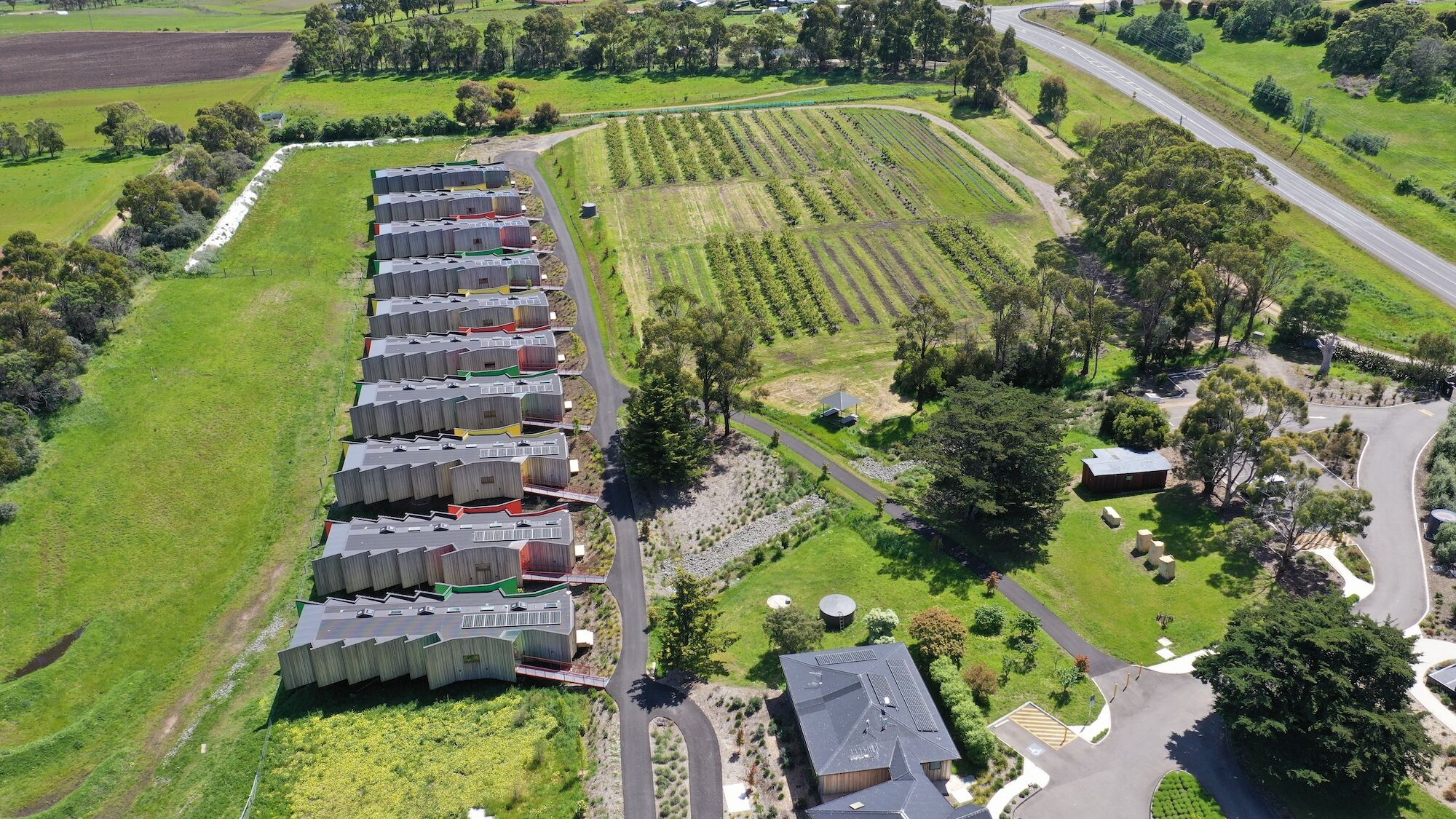 Mevcut Çiftliğe Yeni Bir Soluk: Iron Creek Bay Farm Stay - Arkitera