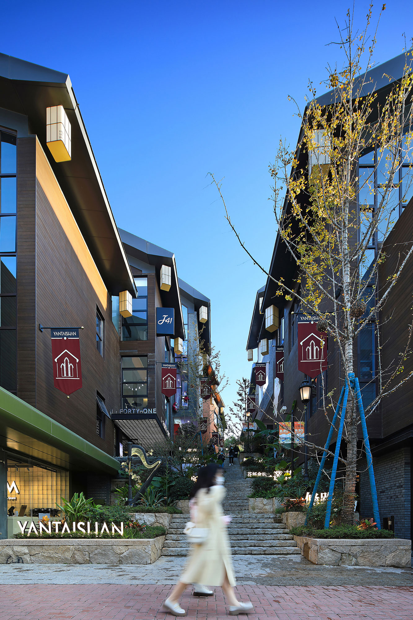 Yantai Mountain Commercial Streetscape Design - Arkitera