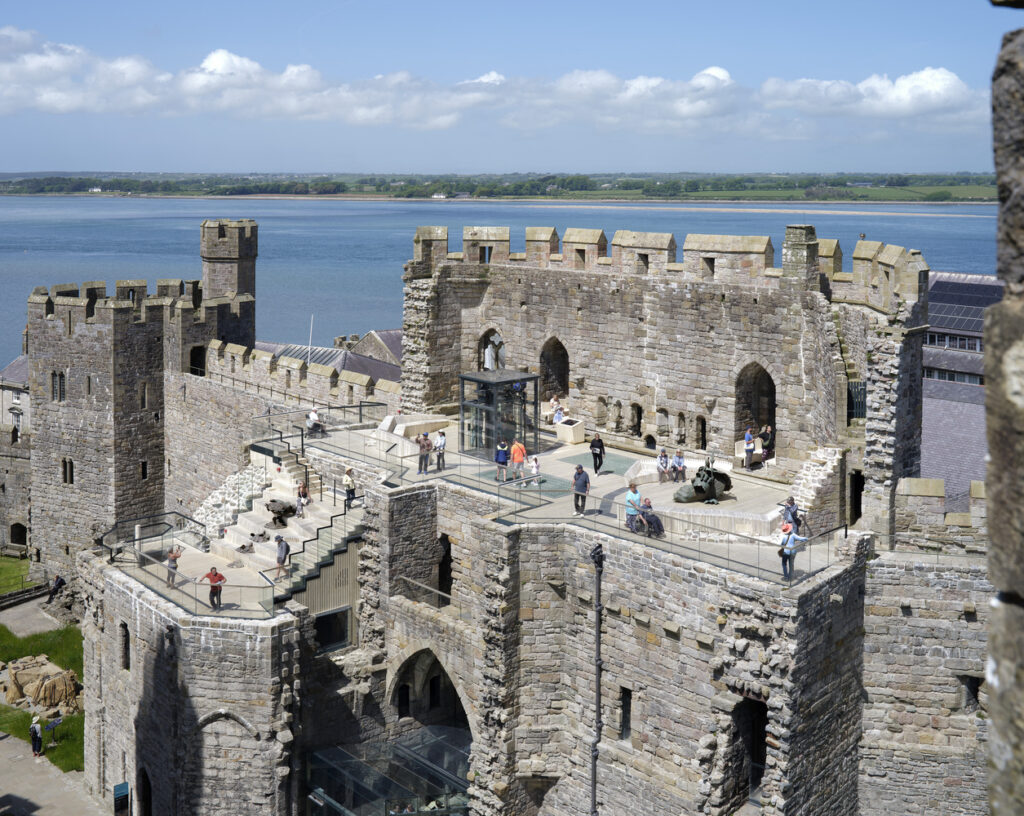 King’s Gate Caernarfon Castle - Arkitera