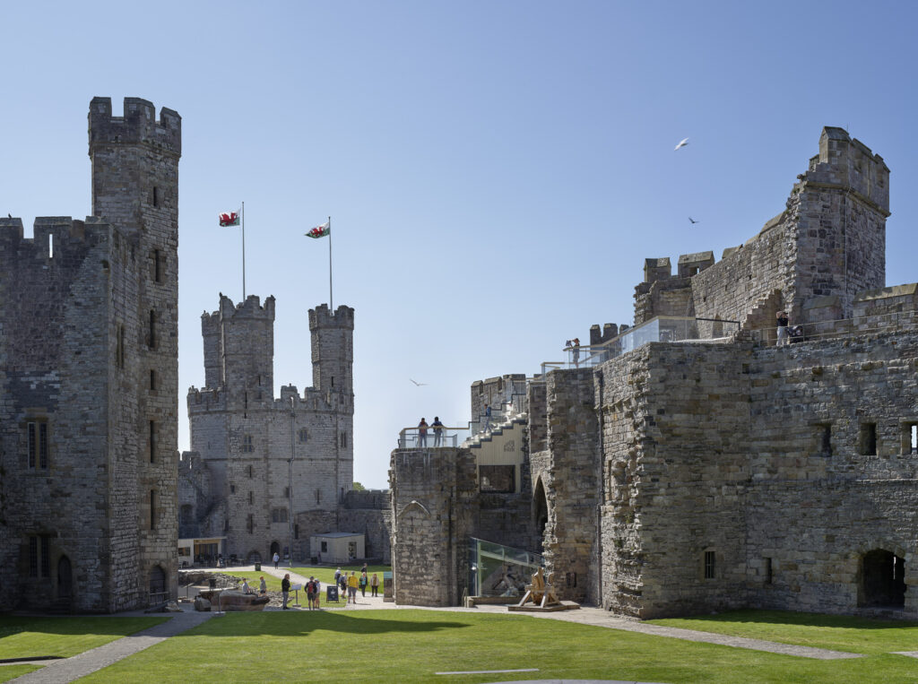 King’s Gate Caernarfon Castle - Arkitera
