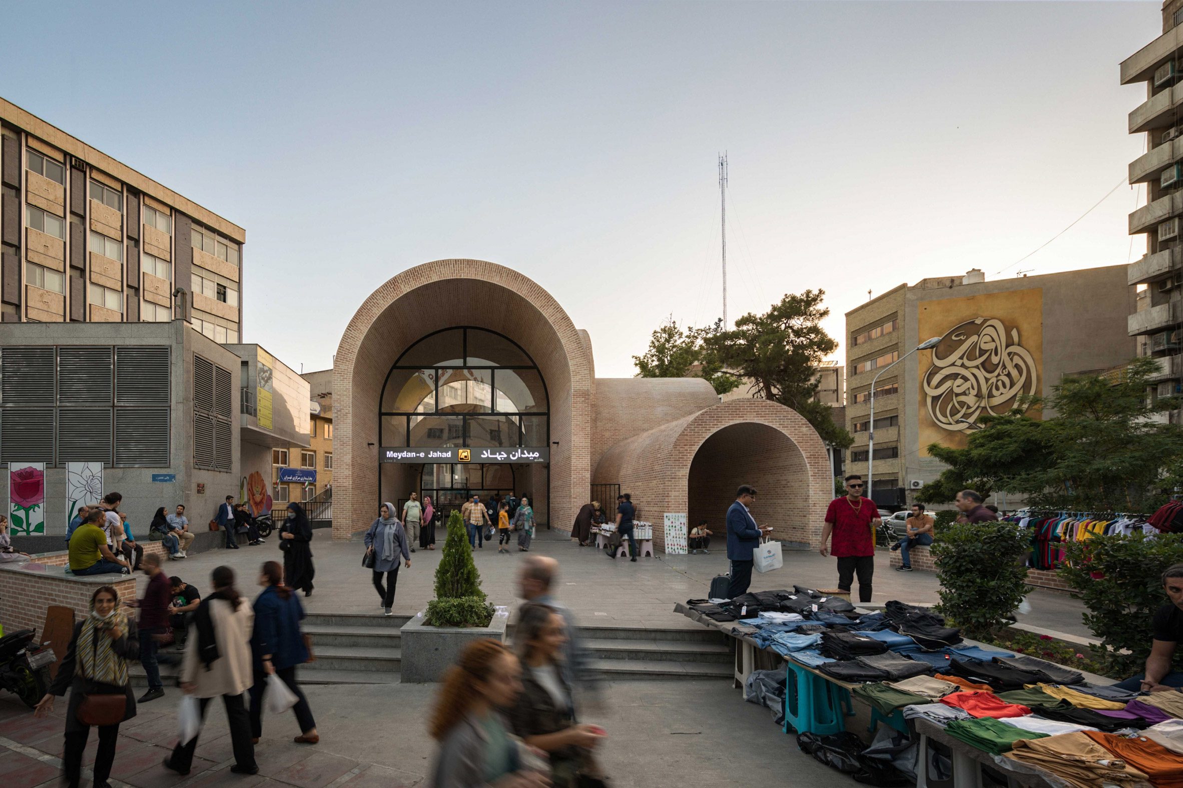 Tahran’da Tuğla Tonoz Üst Örtülü Metro İstasyonu - Arkitera