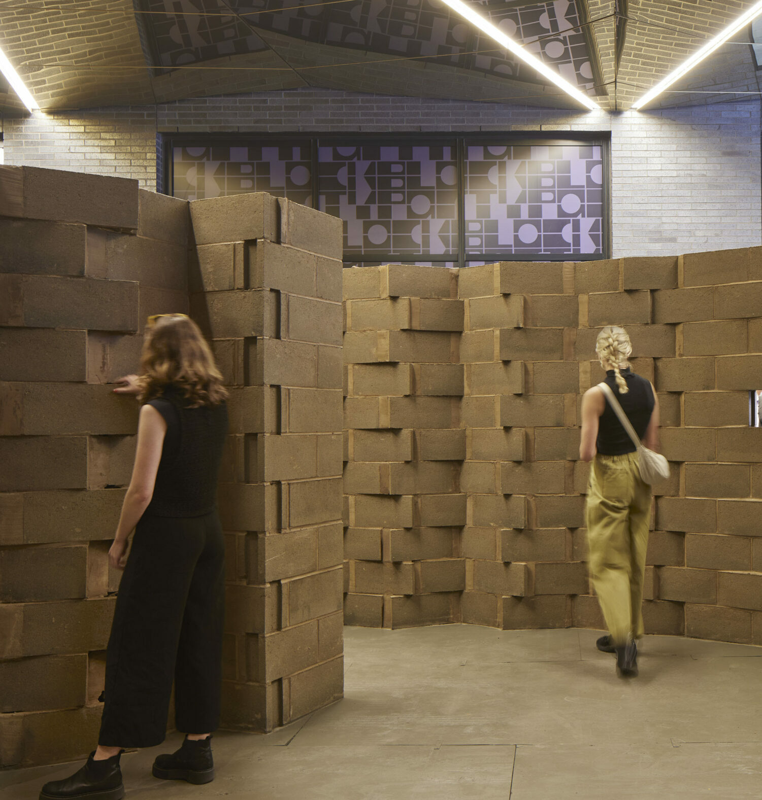 Yosun Bazlı Betondan Yapılan "The Bio-Block Spiral" Enstalasyonu - Arkitera