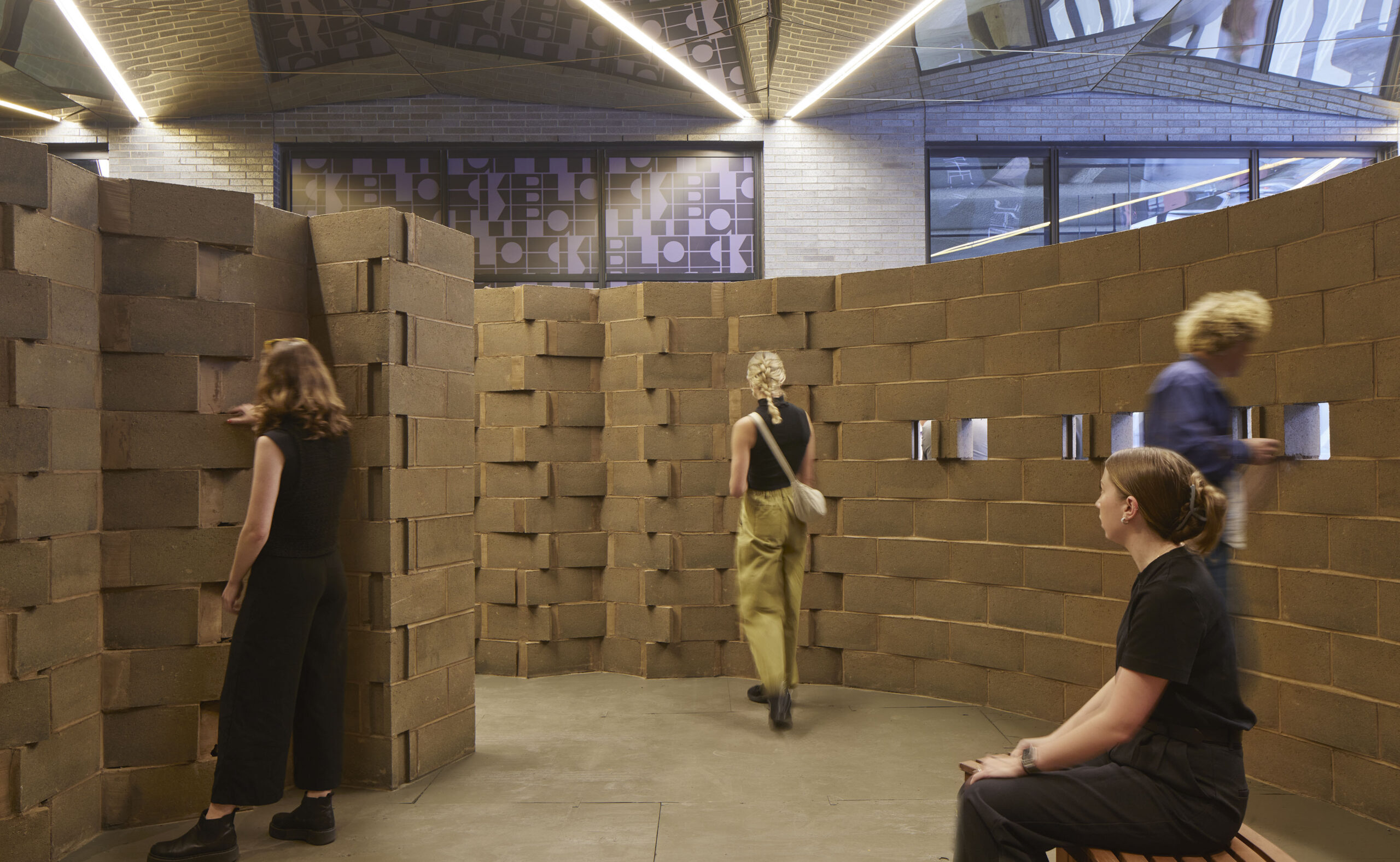 Yosun Bazlı Betondan Yapılan "The Bio-Block Spiral" Enstalasyonu - Arkitera