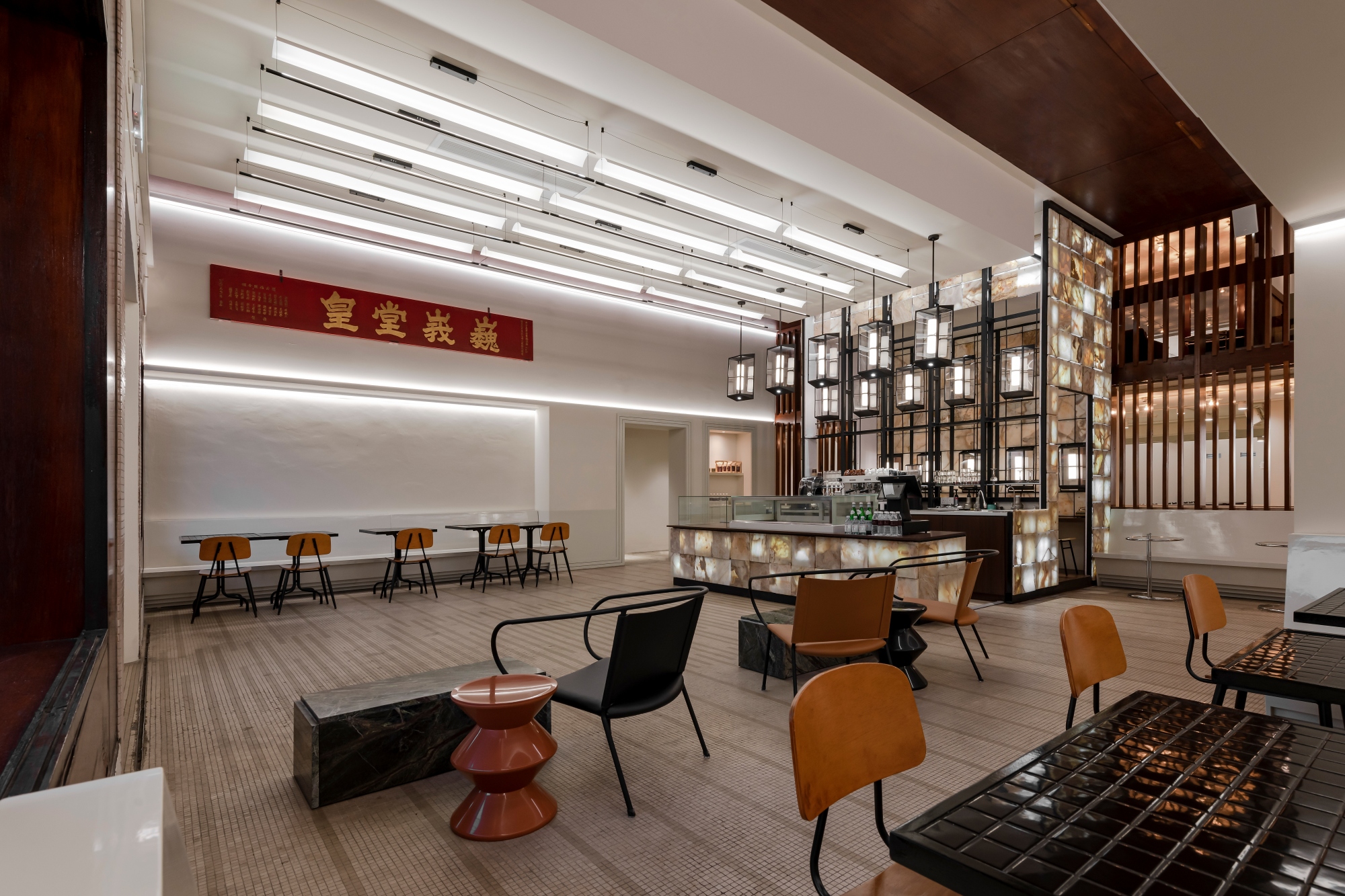 Ms. Elliot at Hock Bee - JUJURWORK - Arkitera