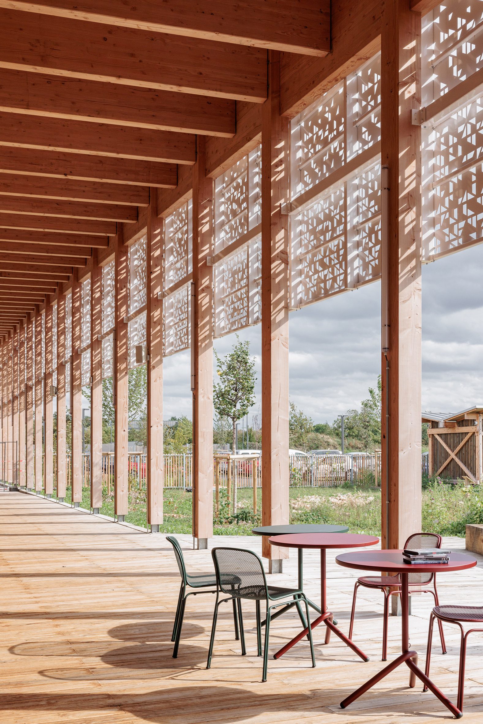 Atelier WOA’dan Fransa’da Ahşap Bir Kütüphane Yapısı - Arkitera