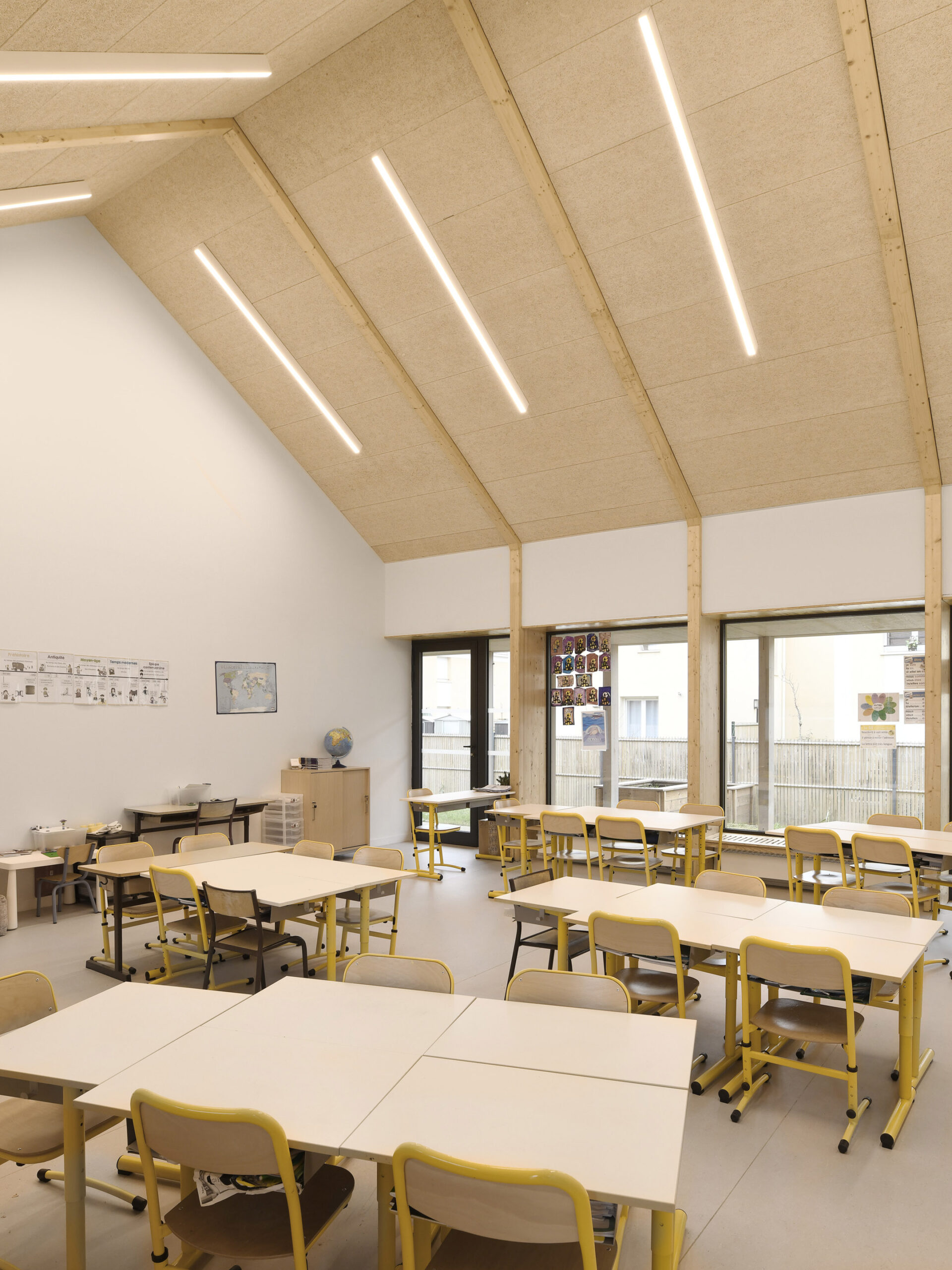 Oyun Alanı Etrafında Öğrenme: Bruyères-sur-Oise School - Arkitera