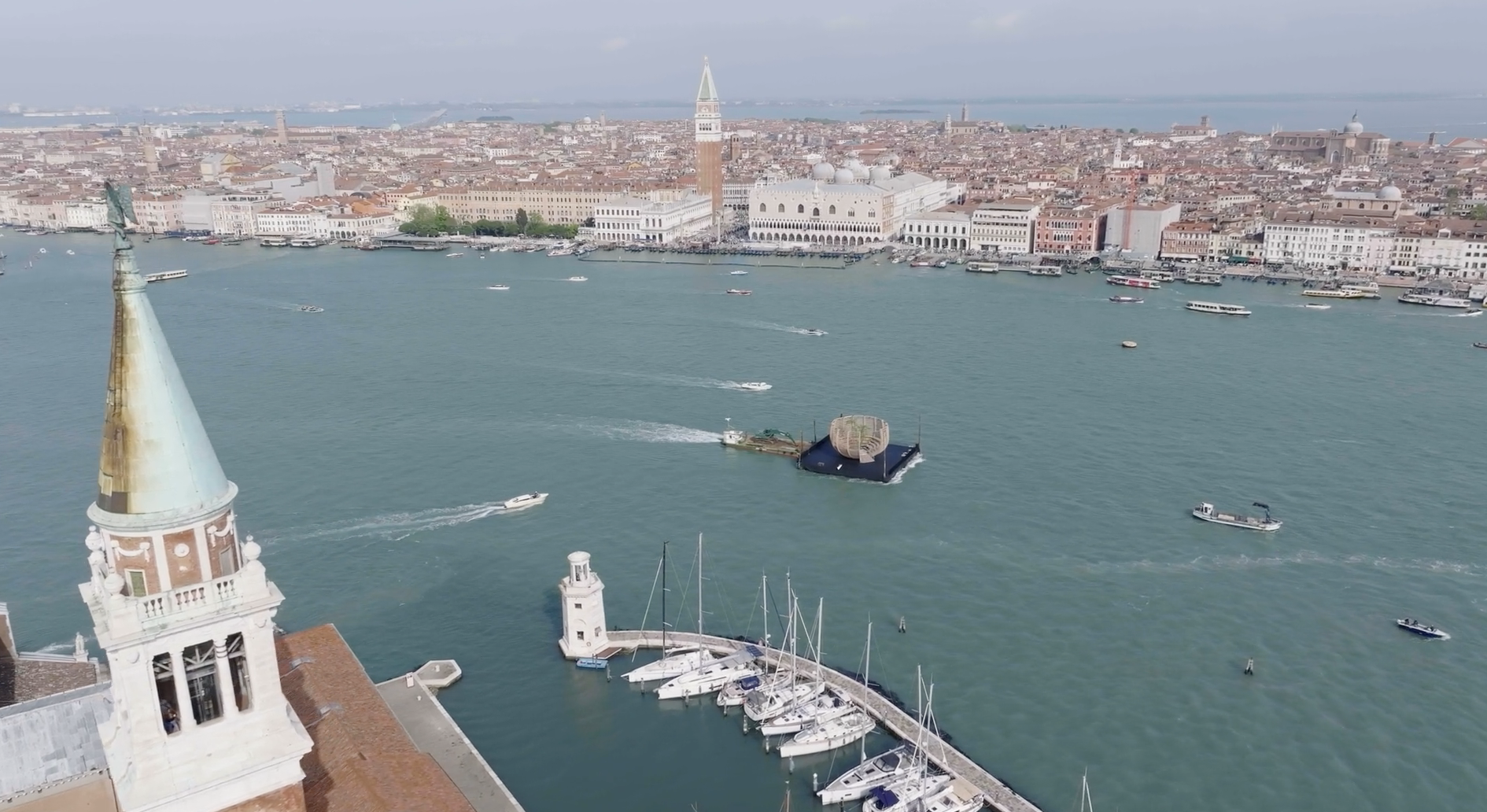 Arena For a Tree - Arkitera