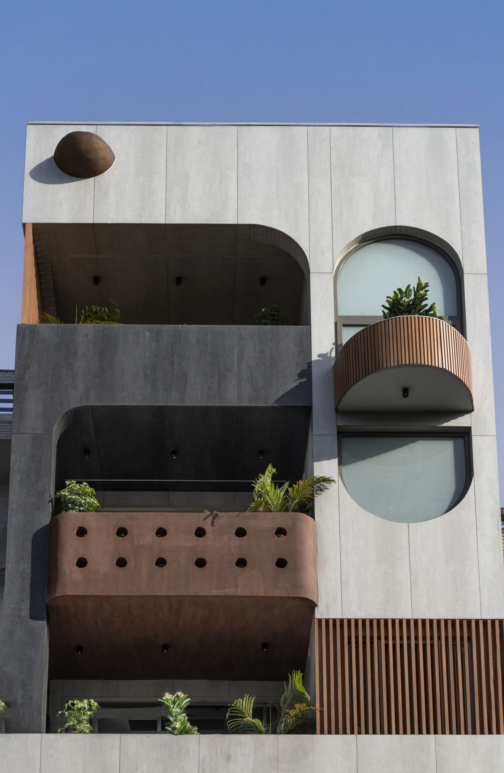Şehir Manzarasında İnce ve Özgün Bir Konut: 6x18 Slender House - Arkitera