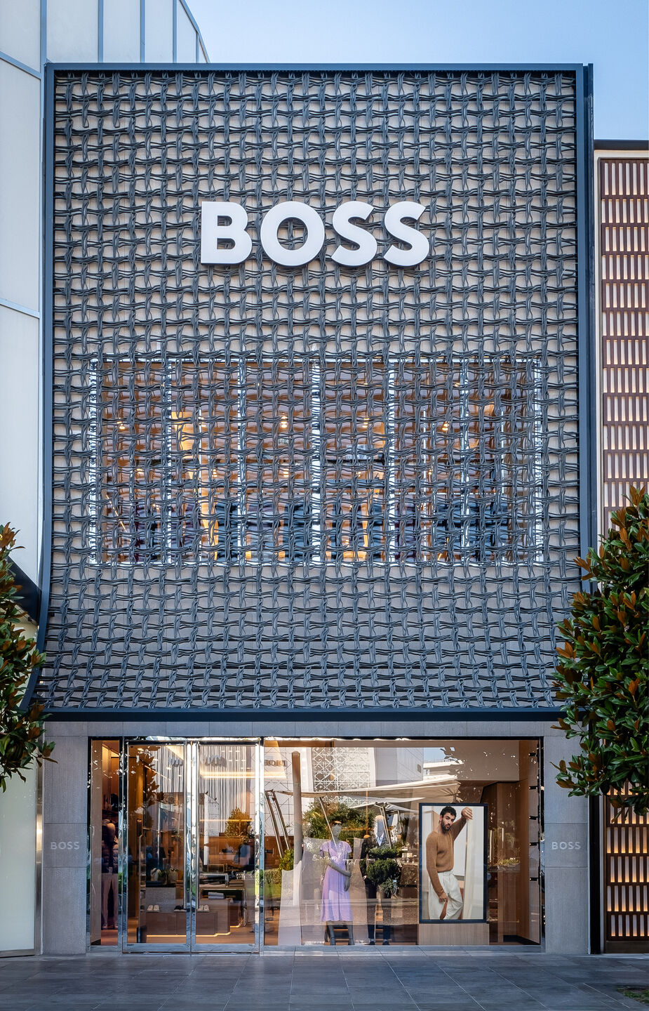 İstinye Park'taki BOSS Mağazasının 3D Baskılı Cephesi - Arkitera