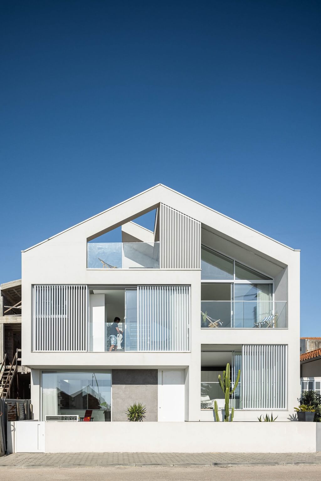 Tuz ve Rüzgarın Sade Buluşması: "Casa Cor de Sal" - Arkitera