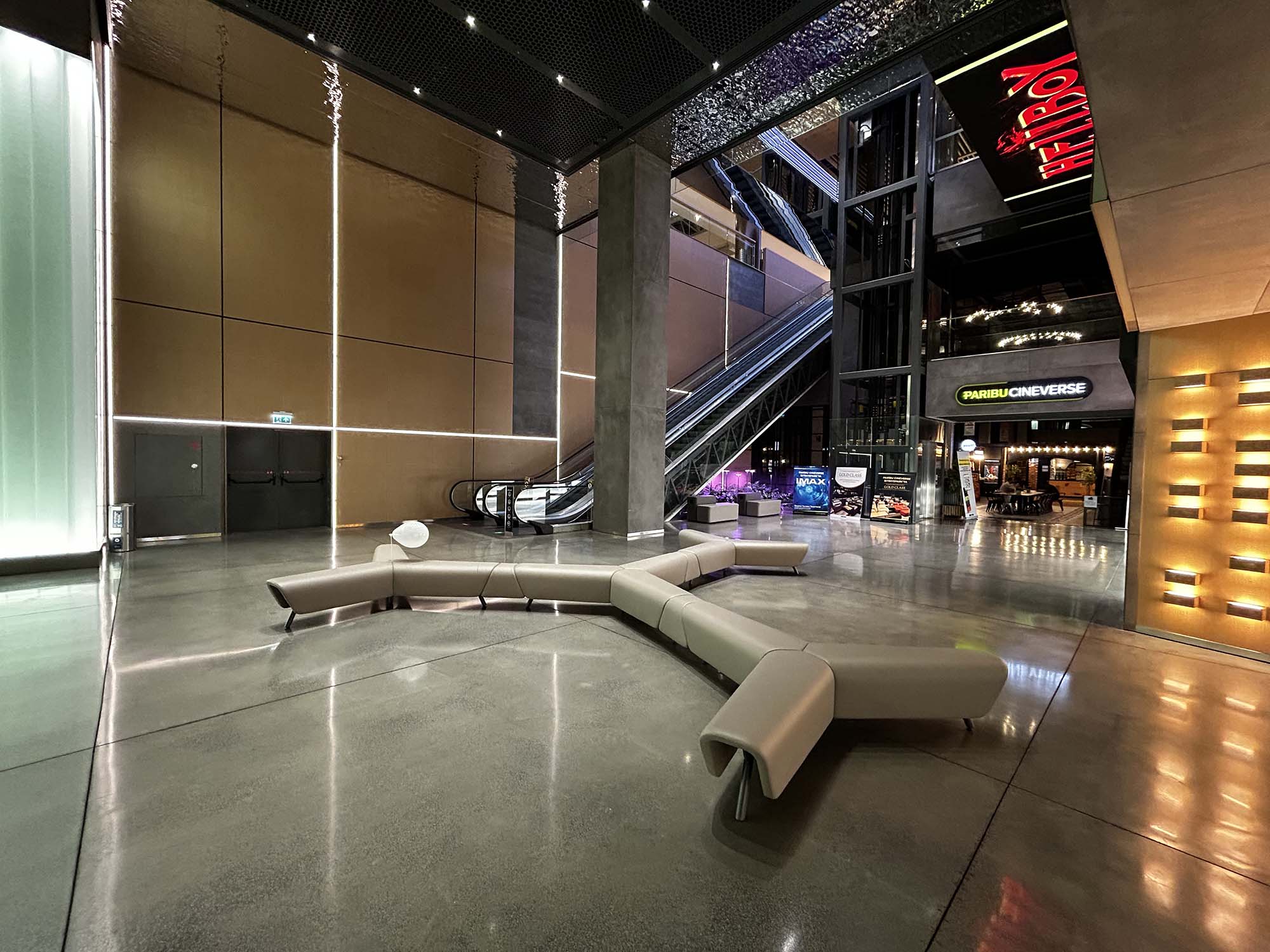 İstinye Saloon & Yuno (İstinyepark Performans ve Eğlence Merkezi) - Arkitera