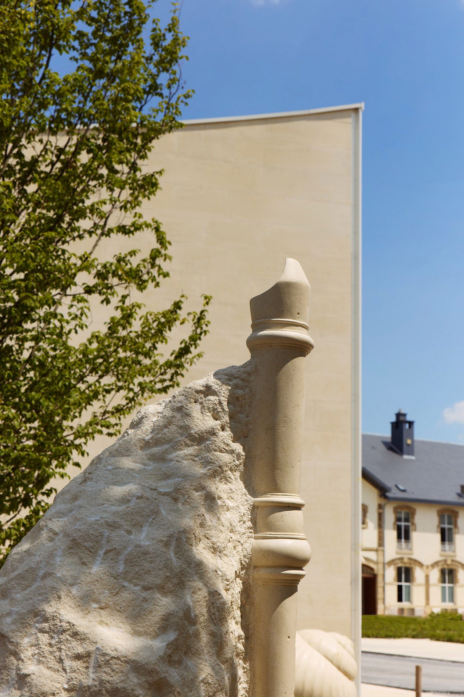 Tarihi Yapıyla Uyumlu Taş Pavyon - Arkitera