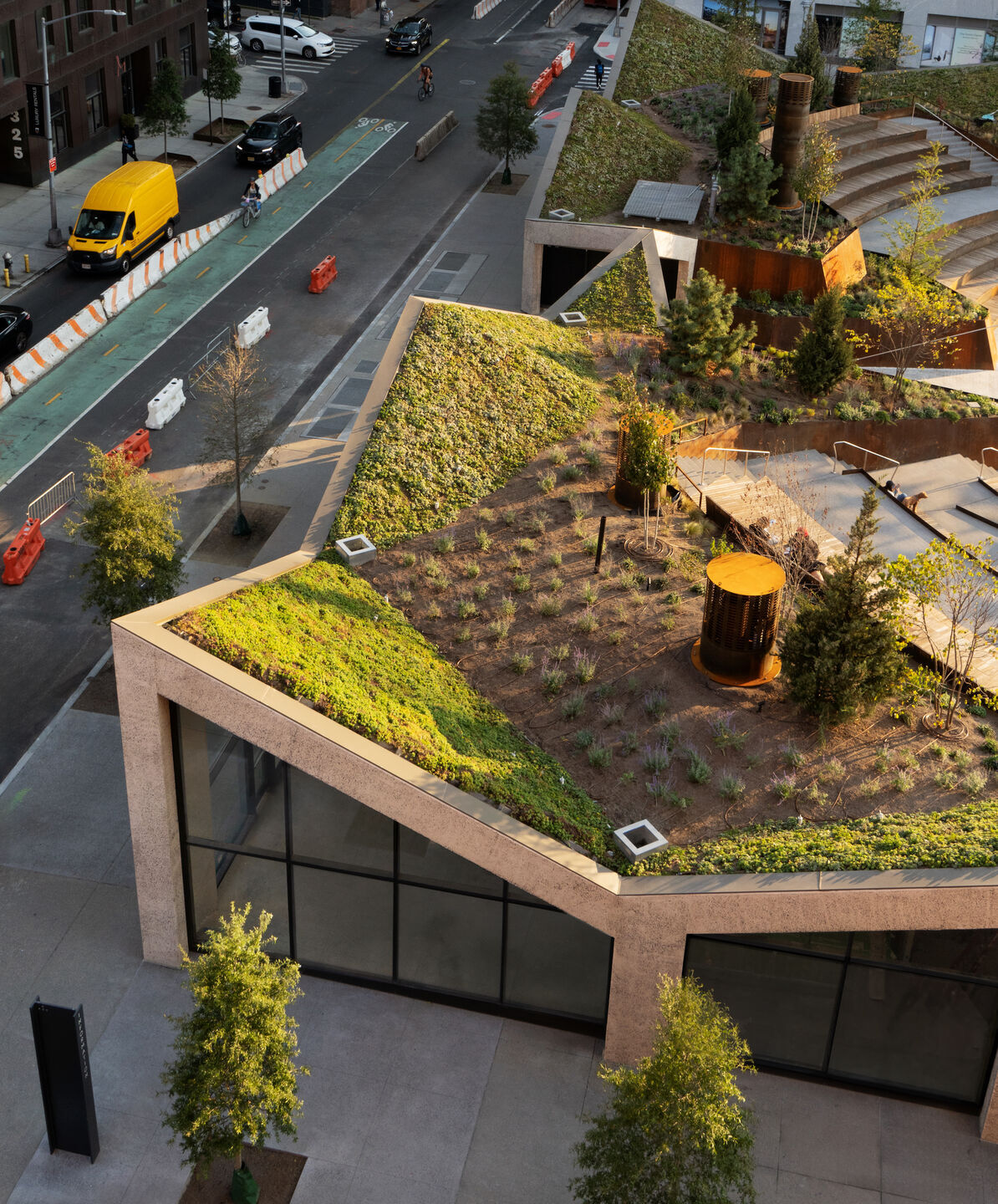 Brooklyn Sahilindeki Yeni ve Canlı Bir Kamusal Alan: Domino Meydanı - Arkitera